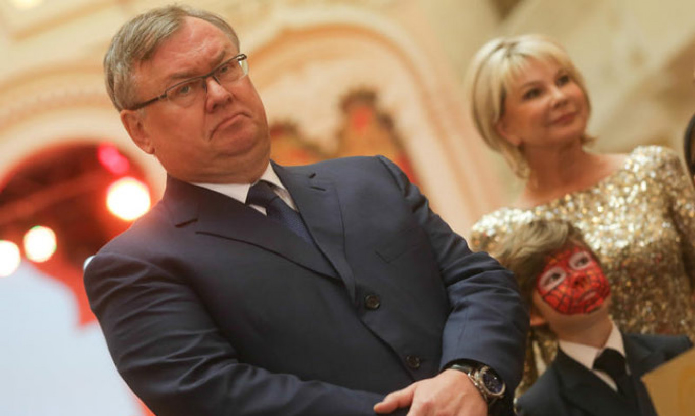 500 Russian Banks to Close Within 5 Years, VTB Head Says