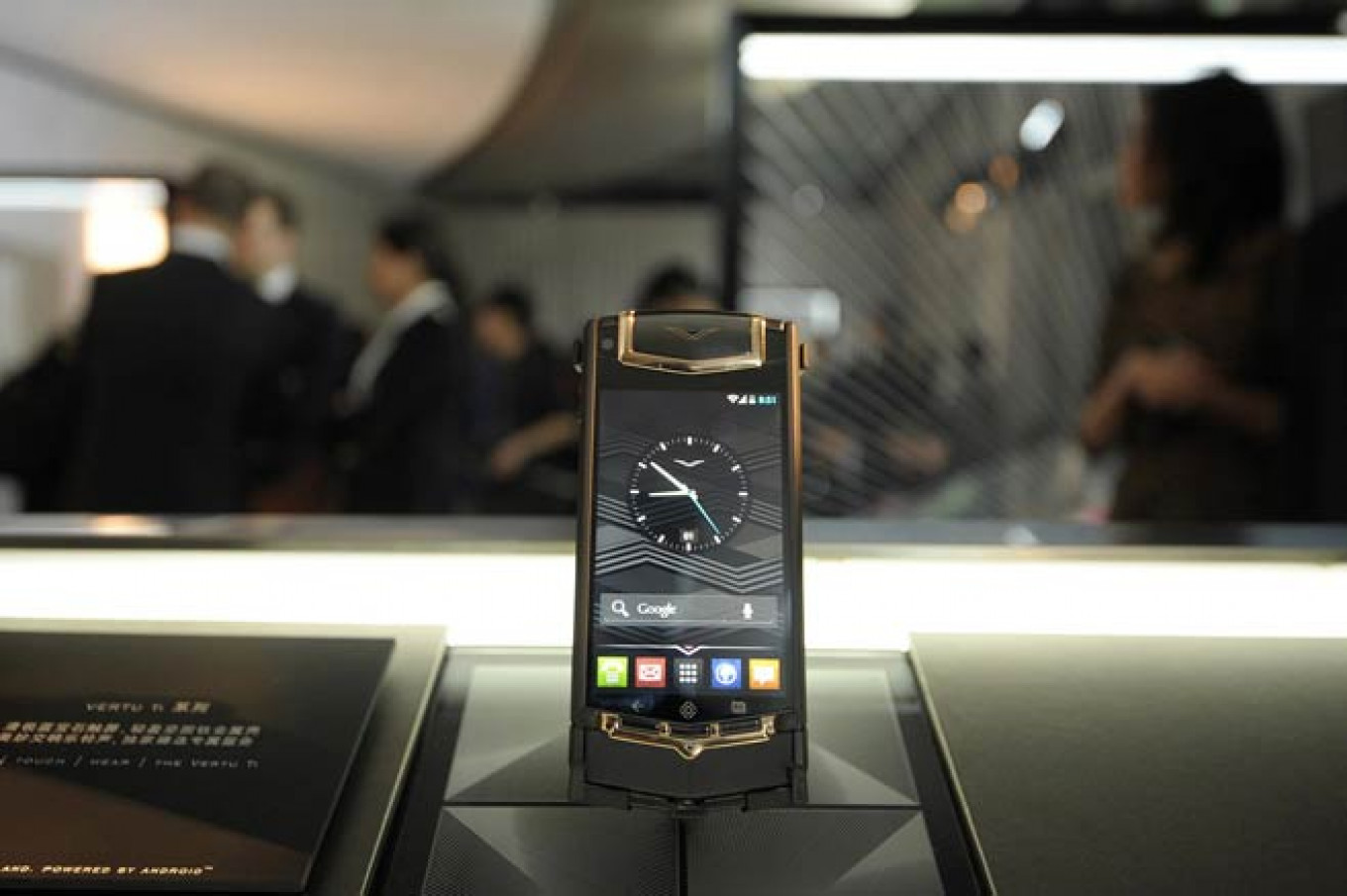 Luxury Phone Provider Vertu Takes Hold of Russian Market (Video)