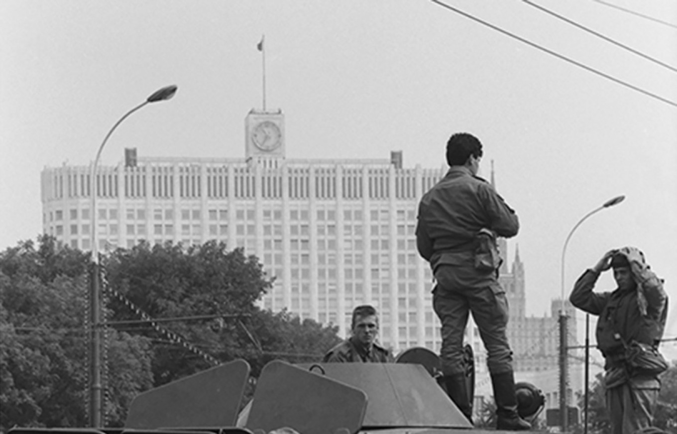 The 1991 August Putsch, in Historical Photographs