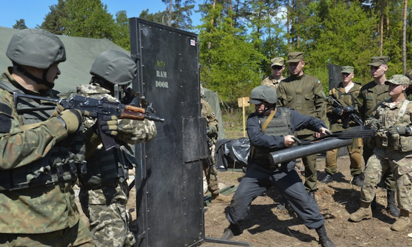 Help From Uncle Sam: U.S. Trains Ukrainian Troops to Russian Irritation