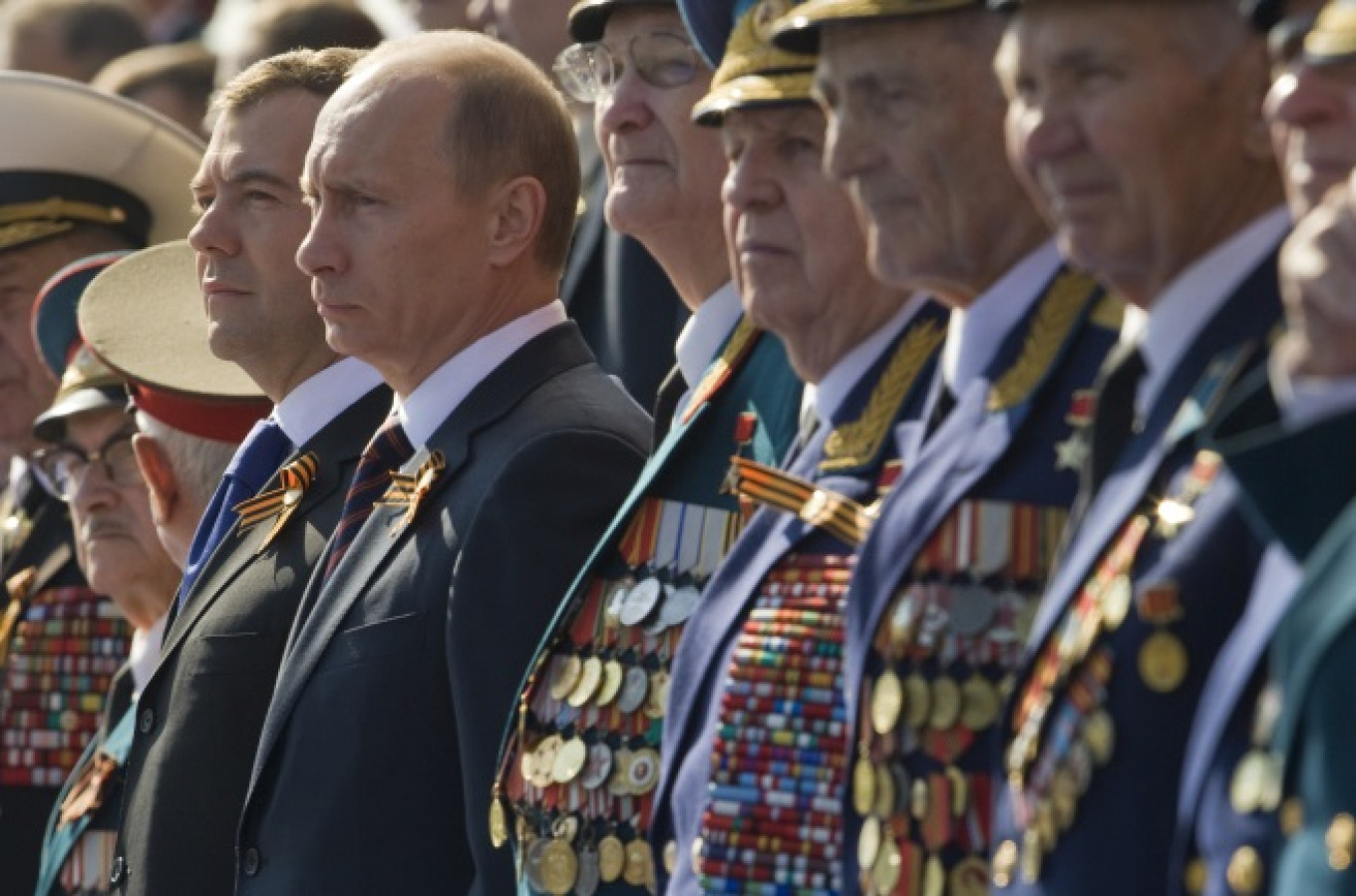 Putin Opens Up About Parents' World War II Experience