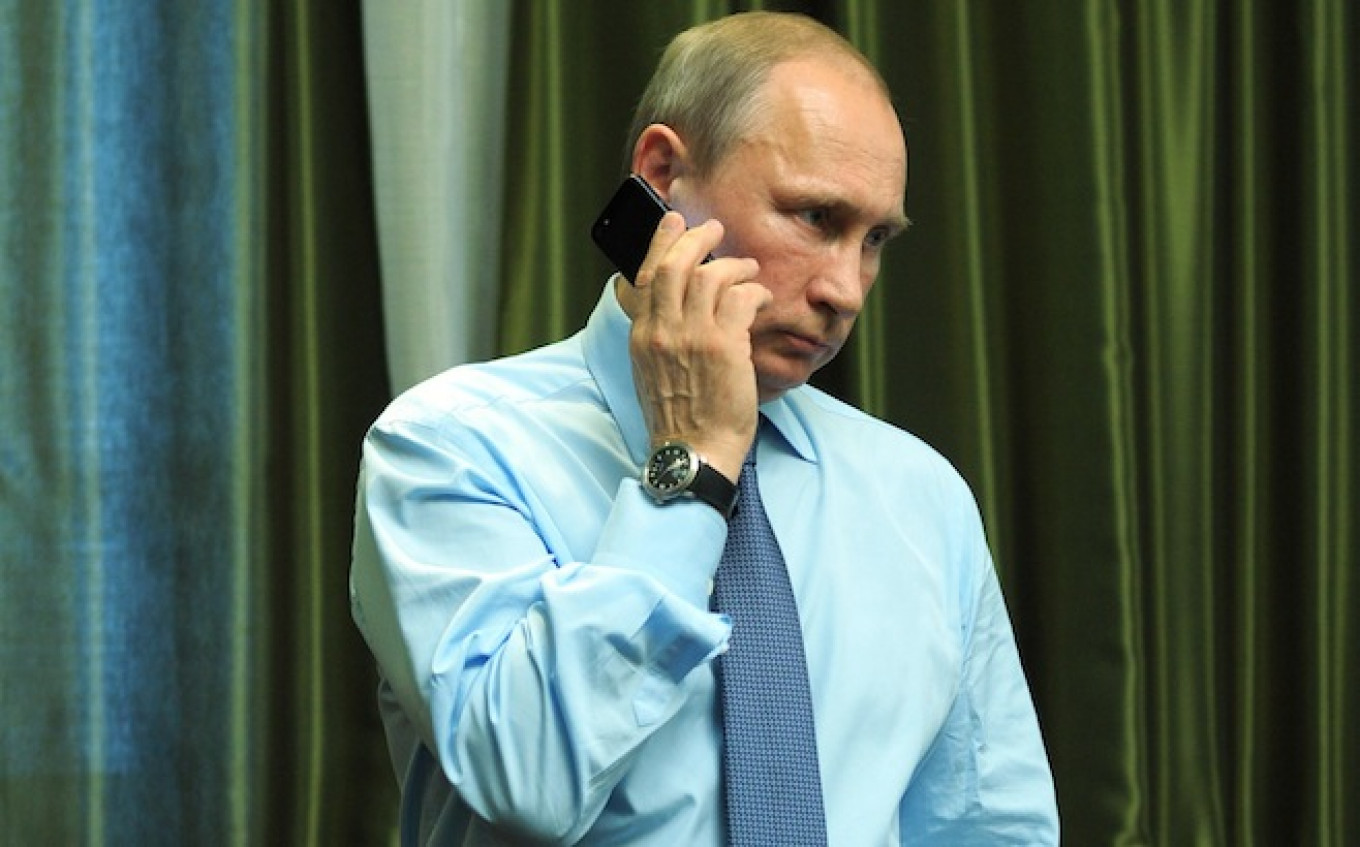 Putin's Spokesman Confirms Erdogan Tried to Contact Russian President