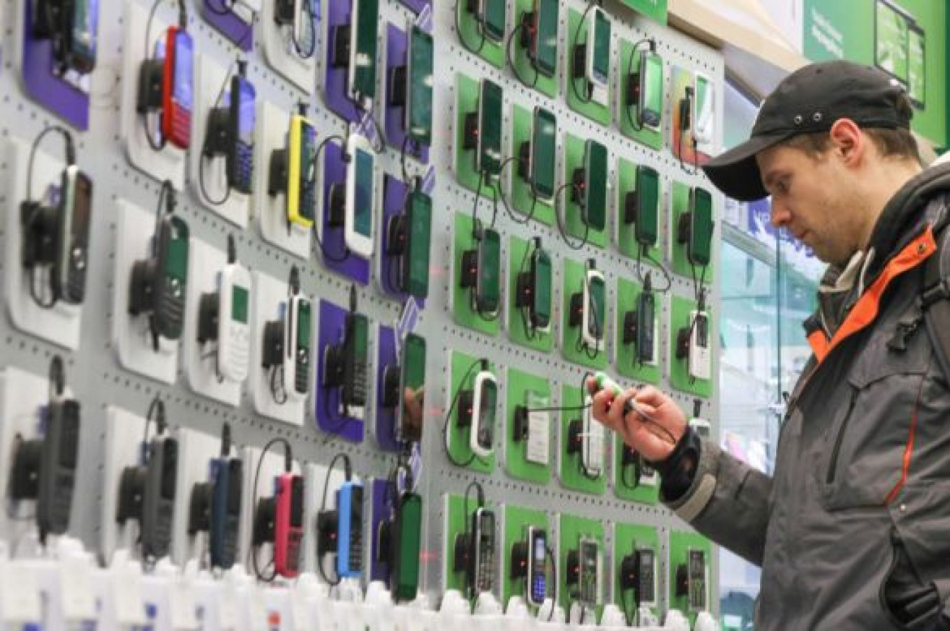 MegaFon Leader in First Count of Cell Phone User Migration