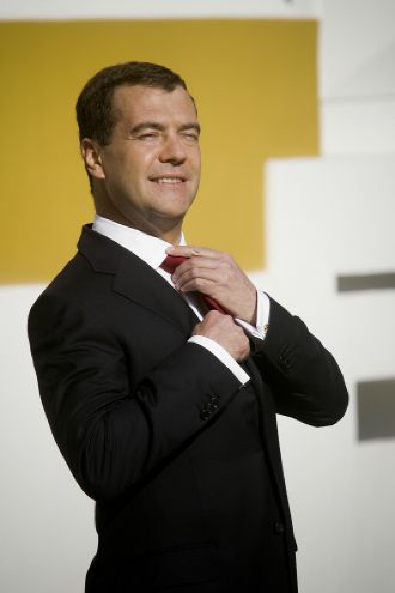 Medvedev Looks to Ease Life for Expats in Moscow