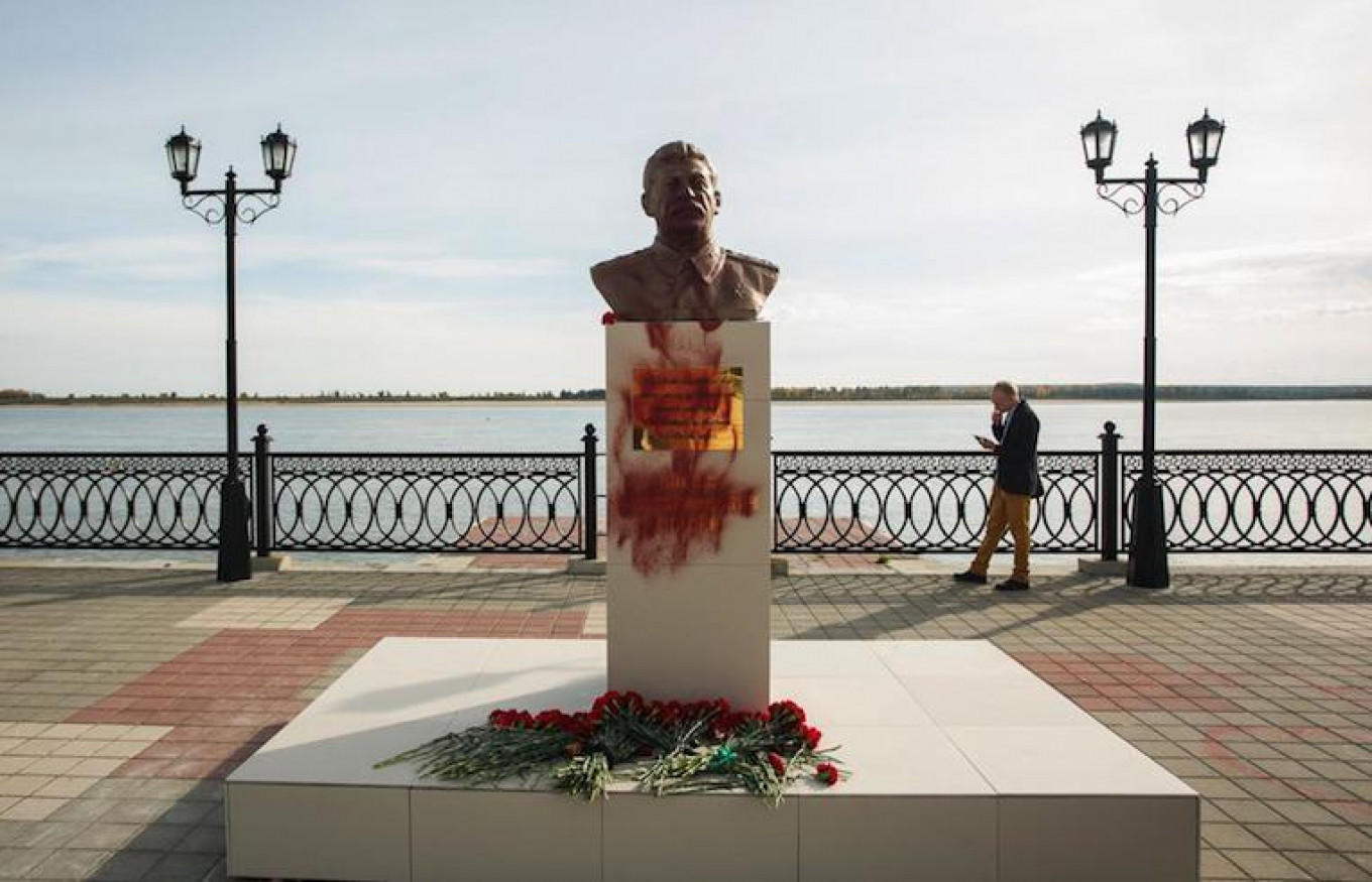 New Stalin Monument Gets Drenched in Red Paint a Day After Going Up