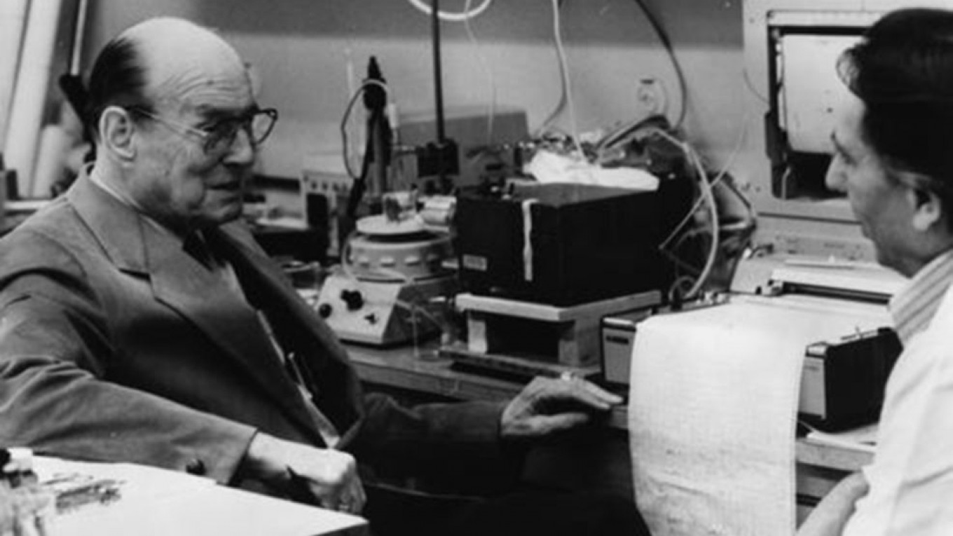 German Role in Developing Soviet Nuclear Program Revealed in Newly ...