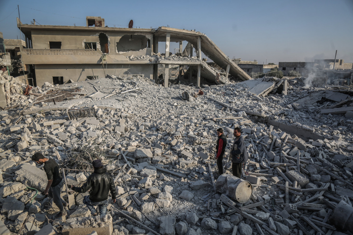 Over 230,000 People Flee Idlib in Two-Week Russian-Backed Offensive ...