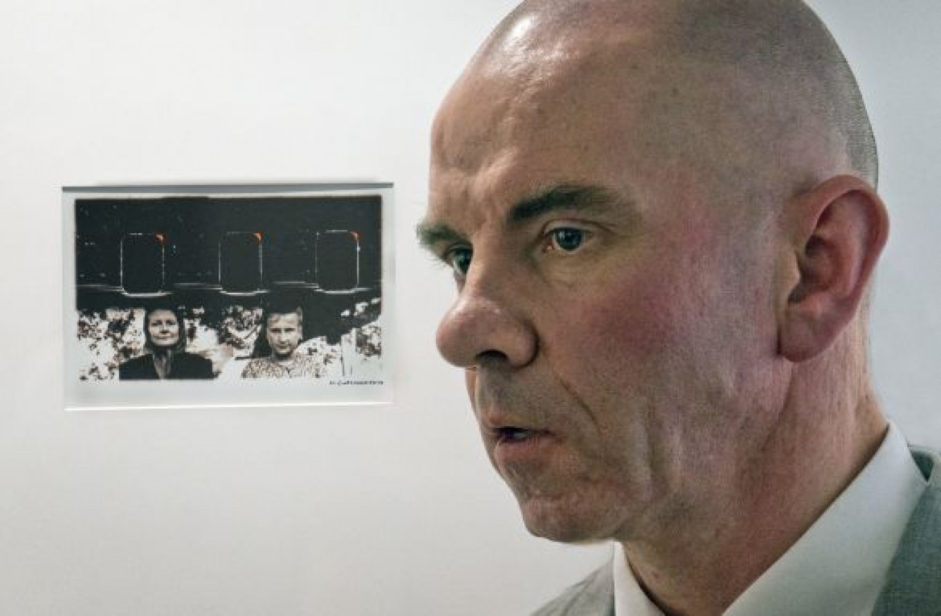 Savchenko Captures Moments With Photos and Text