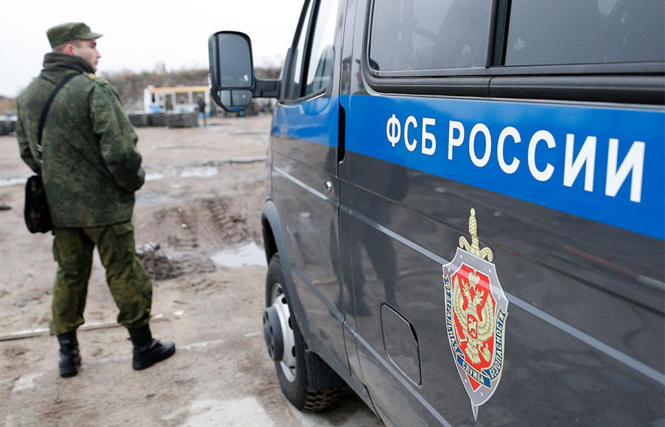 FSB Arrests Russian Police Chief In Sting Operation, Accomplice Flees ...
