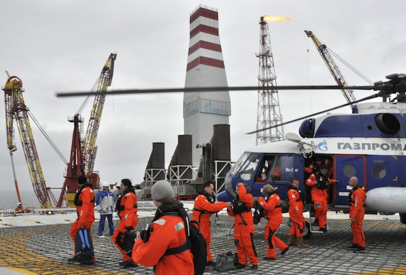 Russia's First Arctic Oil Rig Will Keep Pumping Despite Sanctions
