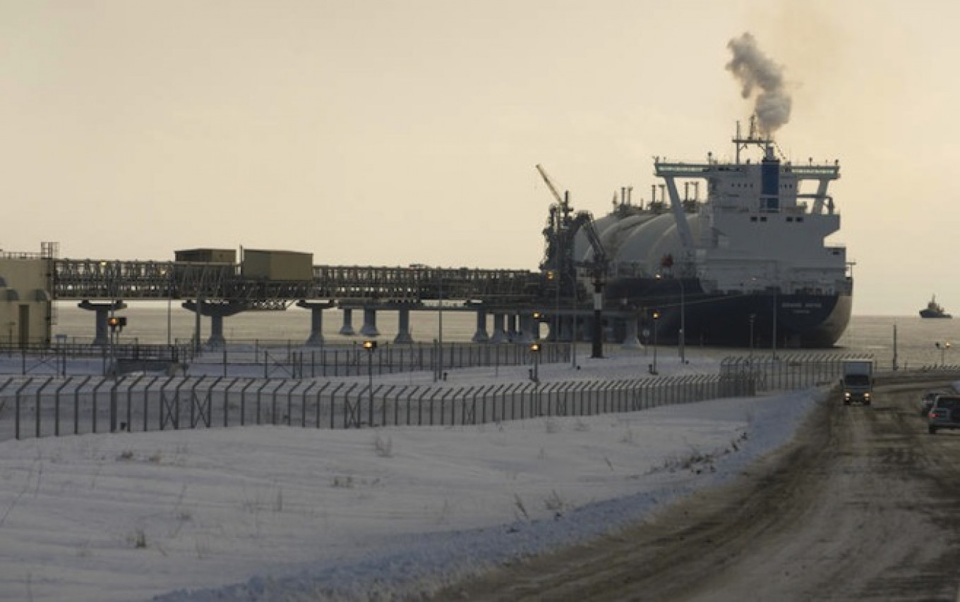 Russia's Gazprom, Shell Agree to Expand Sakhalin-2 Project