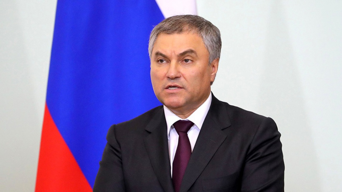 U.S. Senators in Moscow Seek to Be 'Adversaries, Not Enemies'