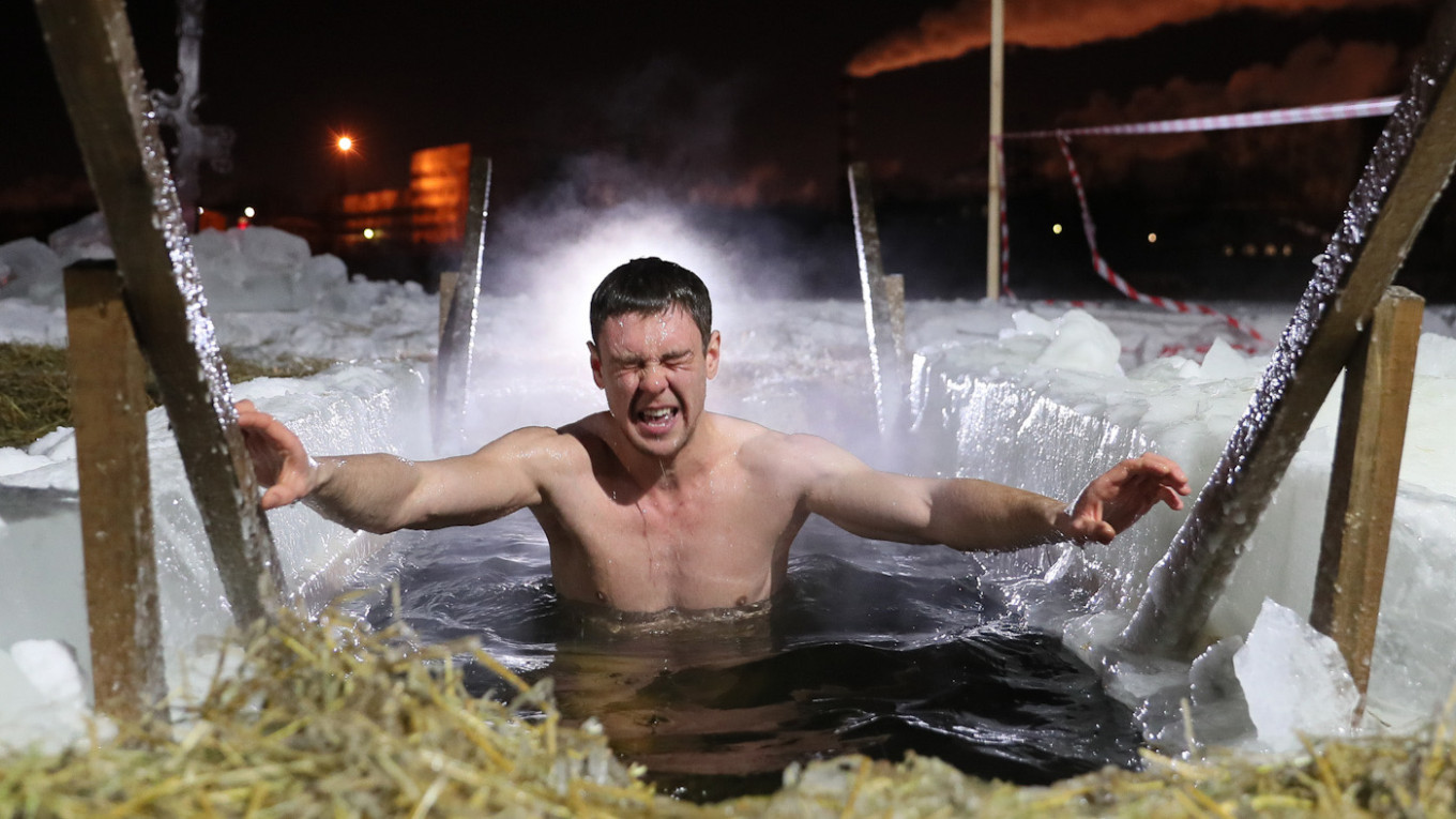 Russians Celebrate Epiphany With A Bone Chilling Bath The Moscow Times