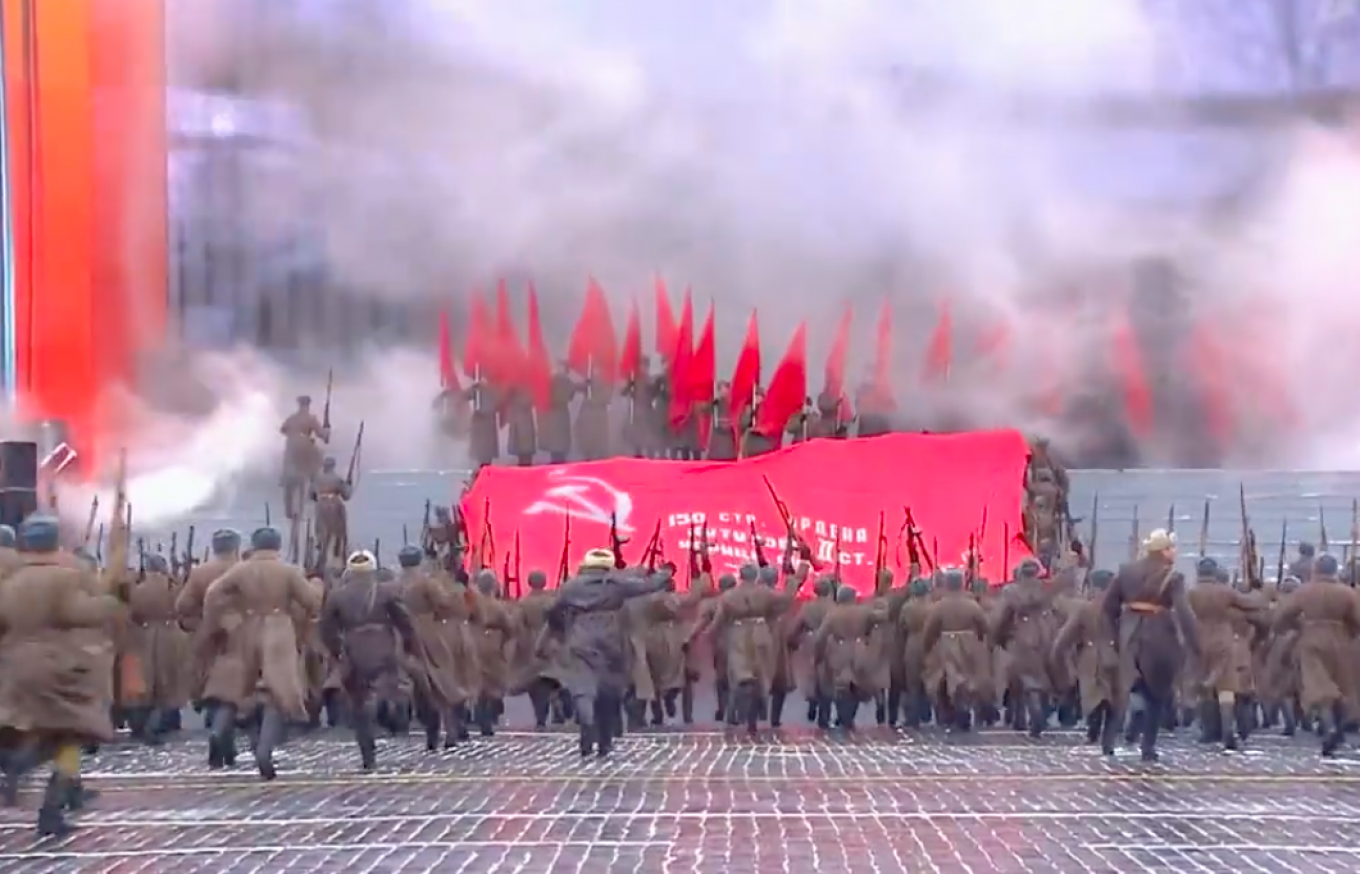 75 Years Later, Moscow Reenacts Famous Soviet Military Parade That ...
