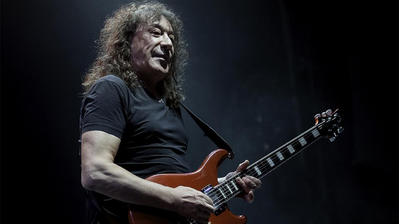 Rock Legend Vladimir Kuzmin Plays Crocus City Hall