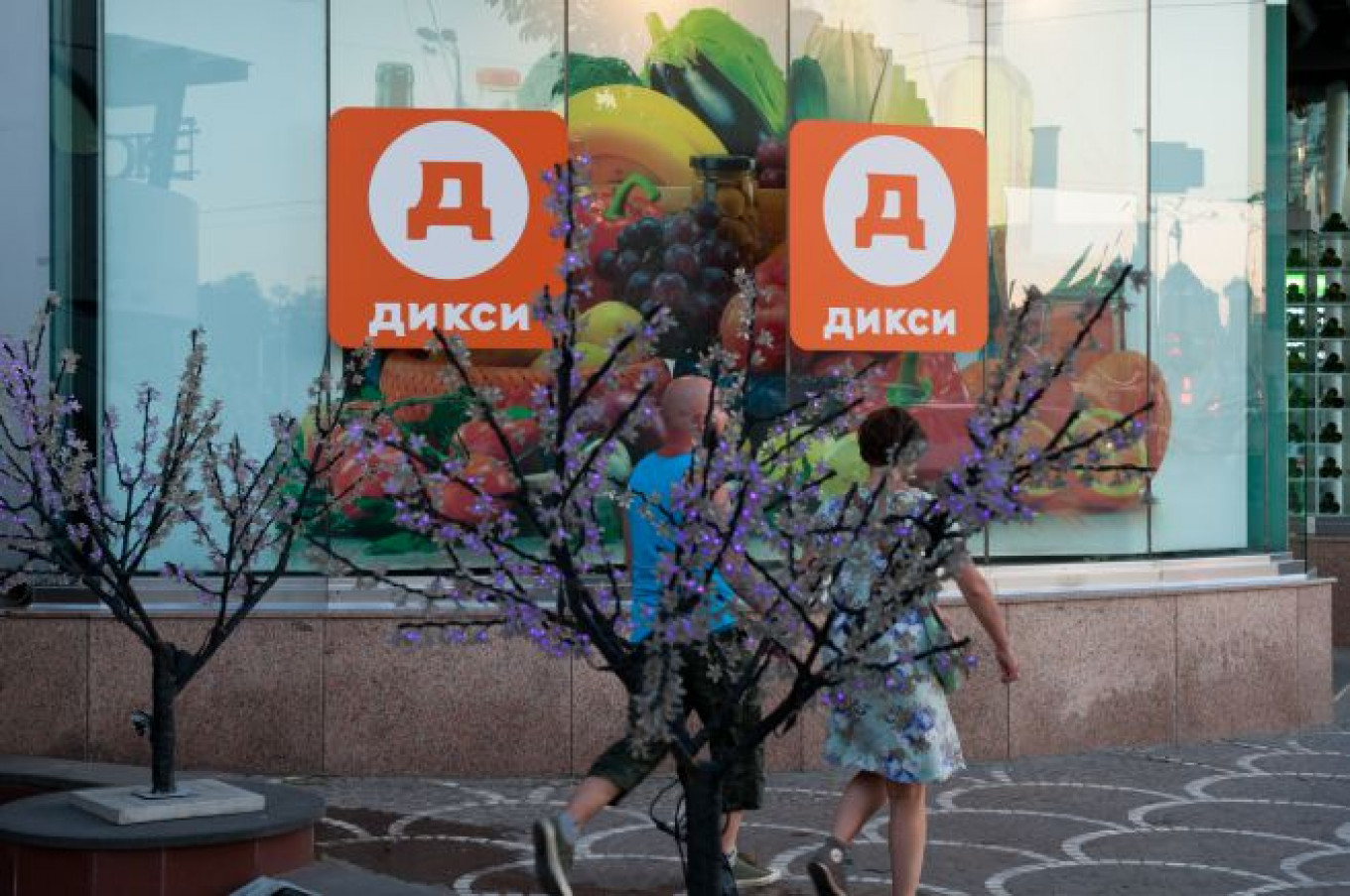Russian Retailer Dixy Says Bristol Deal May Fall Through