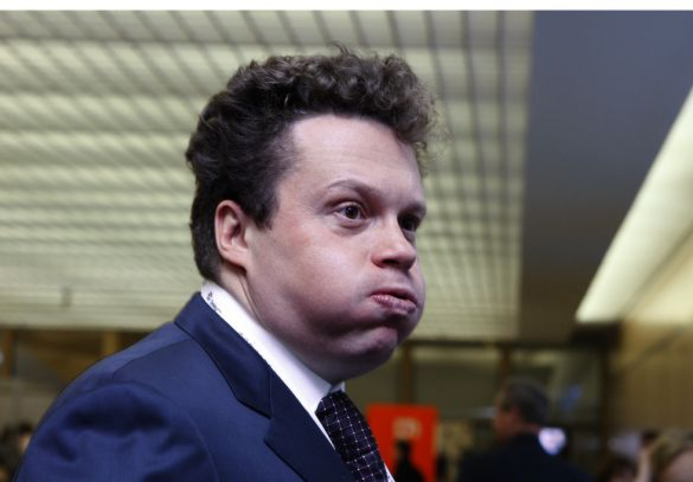 Polonsky Puts Off Plans to Return to Russia