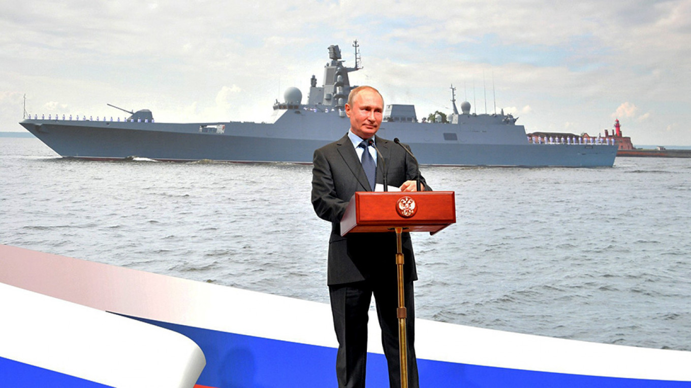 Putin Unveils World's Longest Nuclear Submarine at Shipyard Ceremony ...