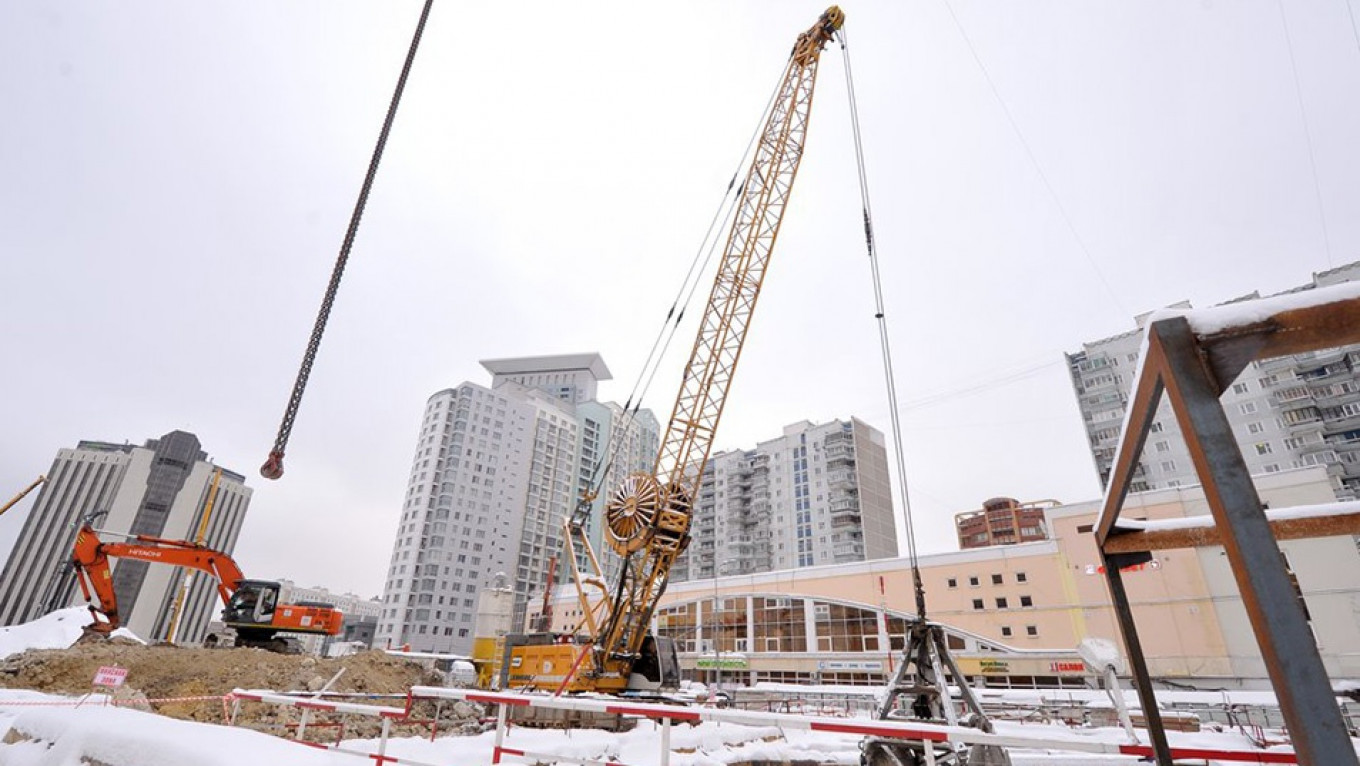 Russia Grows at Fastest Pace in 6 Years on Construction Surge