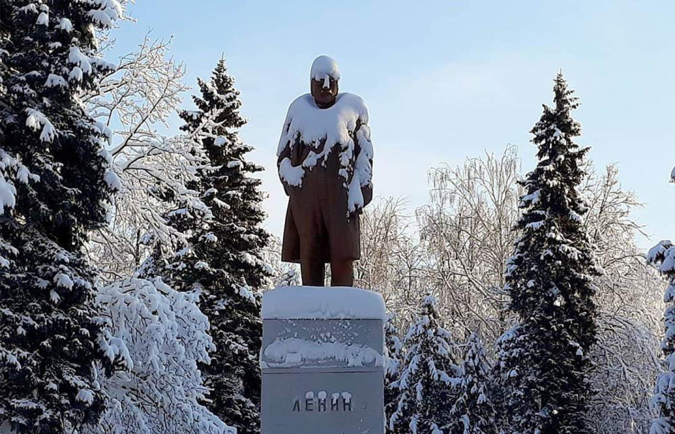 A Tour of Russia's Monumental Statues Through Instagram