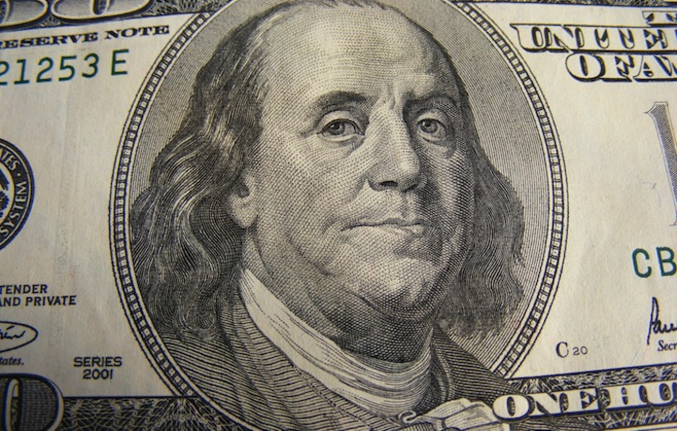 Russian Ruble Strengthens Against U S Dollar And Euro As Oil Prices Rise russian-ruble-strengthens-against-u-s-dollar-and-euro-as-oil-prices-rise