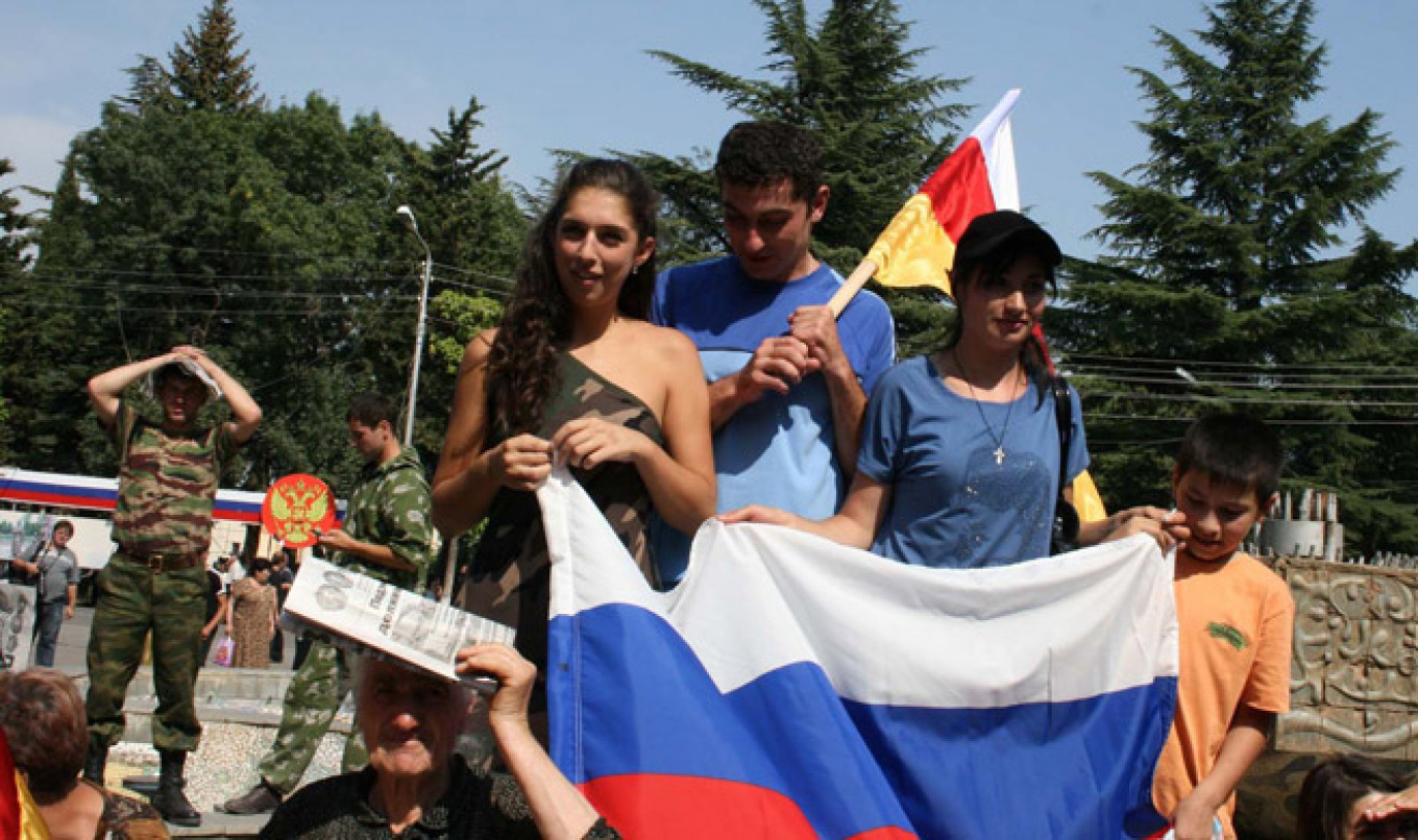 As Tbilisi Gets Done-Deal With EU, South Ossetia Opts for Russia