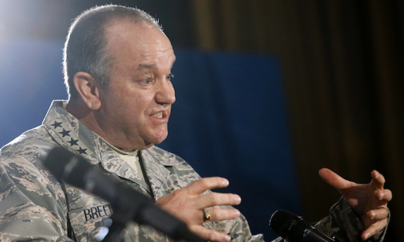 NATO General: West Shouldn't Rule Out Arming Ukraine