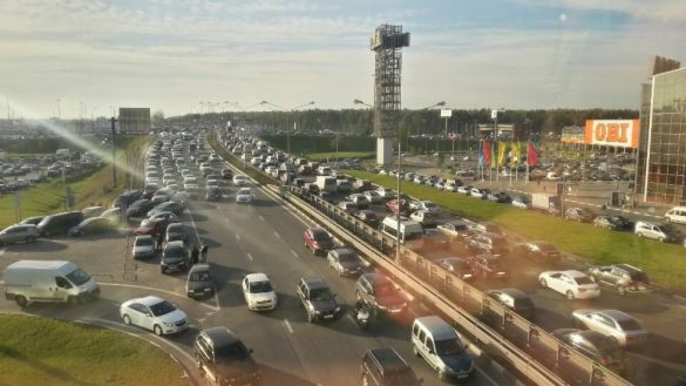 Shopping Mall Traffic Rules Drafted to Reduce Jams