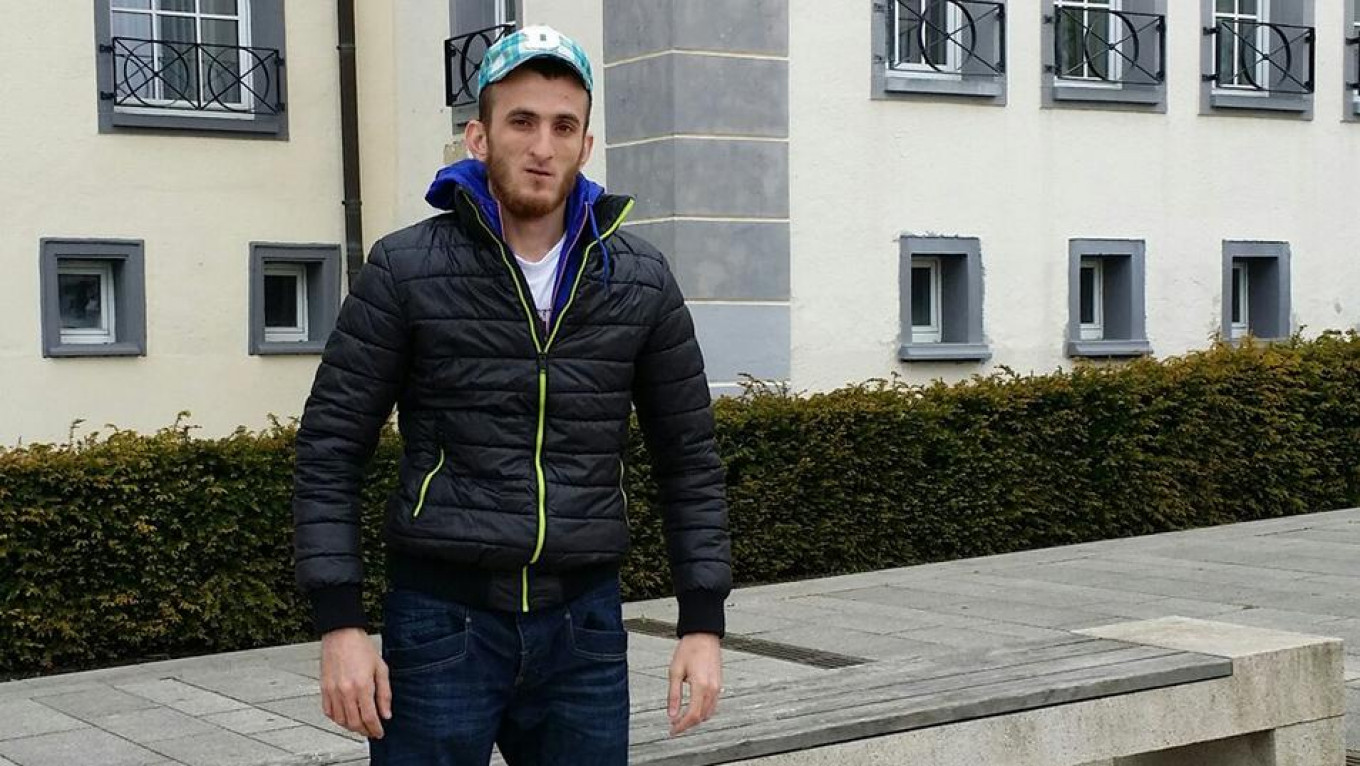 Chechen Journalist Beats Kadyrov Critic in Germany – Reports