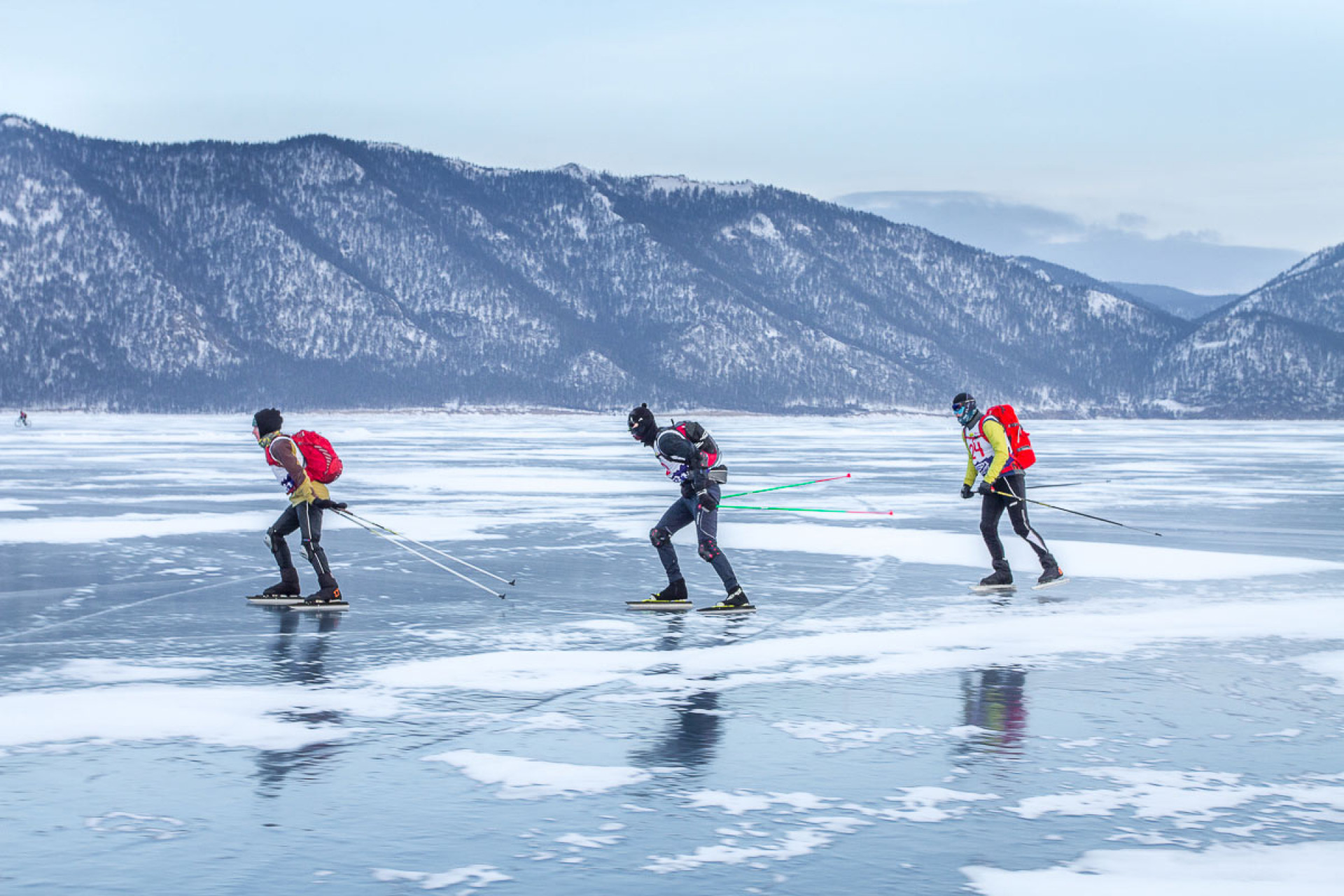 Russians Race Across Baikal in Icy Marathon Sprint - The Moscow Times