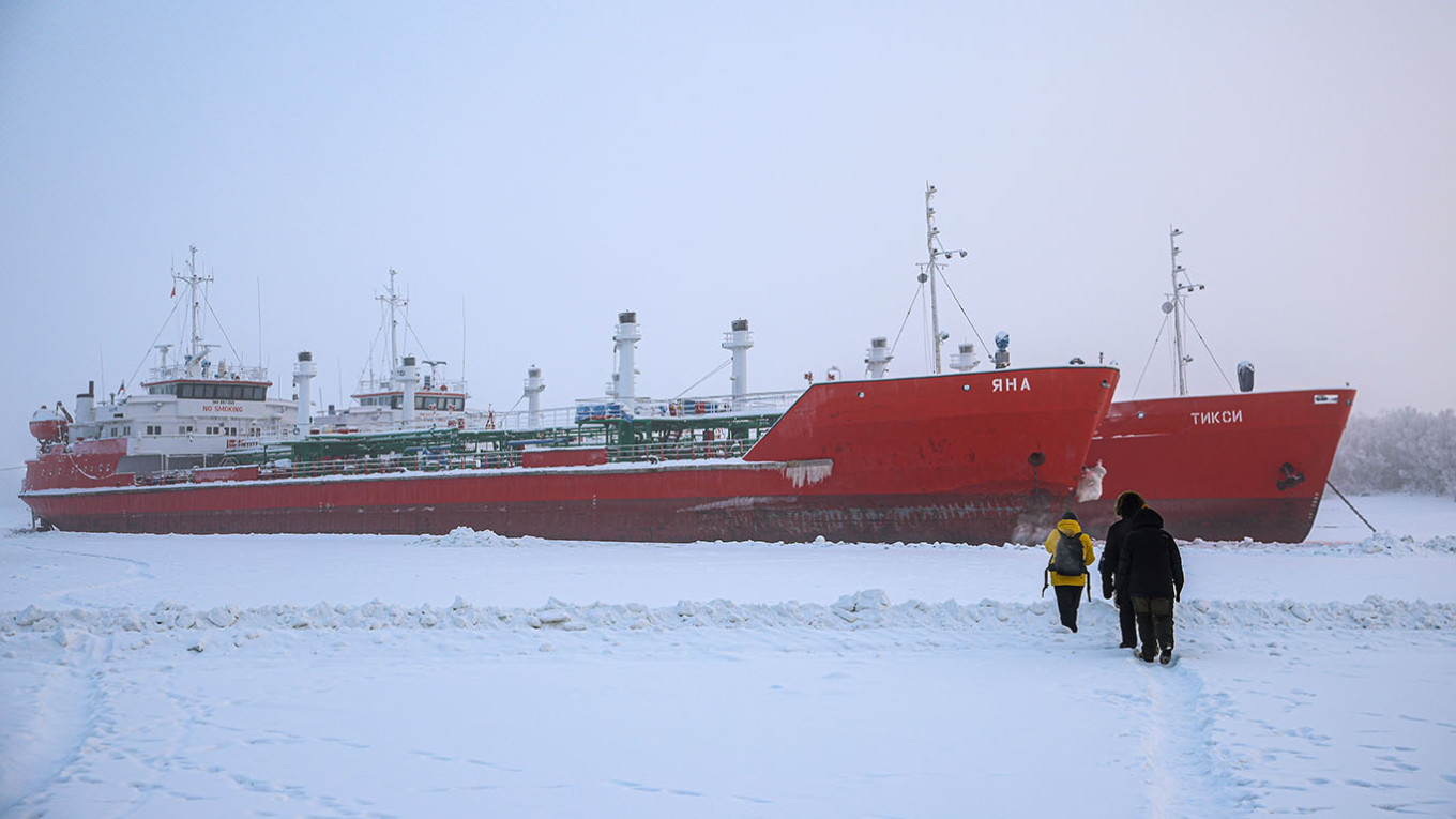 ‘Crunching Ice Under My Feet’: In Russia’s Sakha, a Still-Unbuilt ...