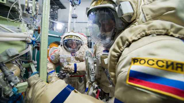 Cosmonaut Valery Polyakov, Longest Space Stay Record Holder, Dies in ...