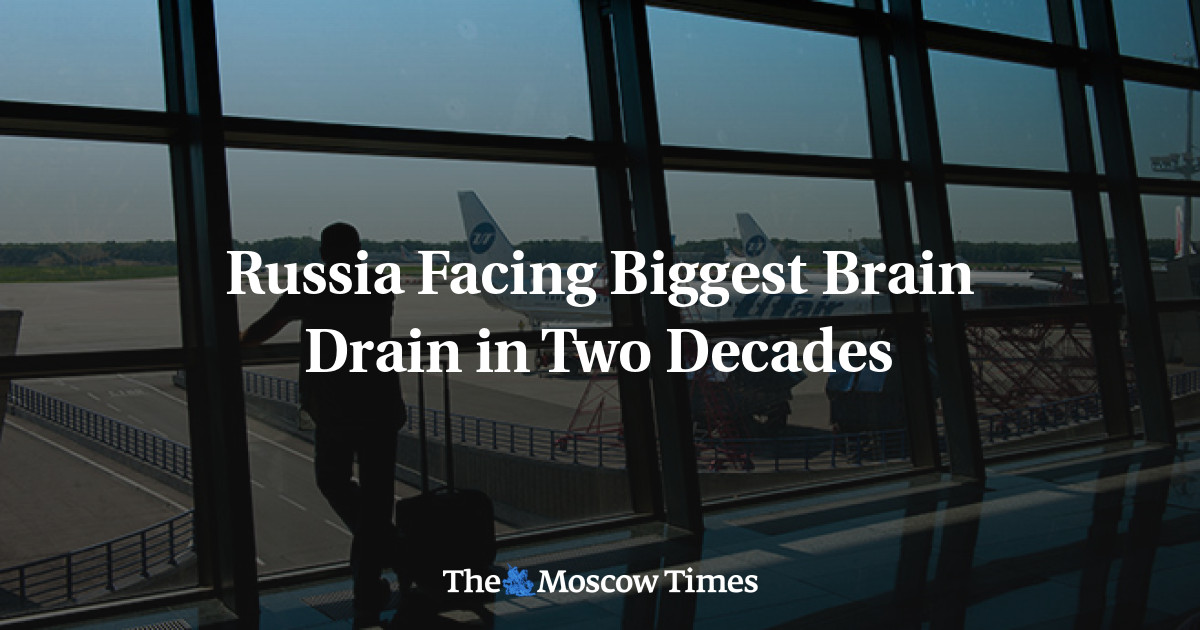 Russia Facing Biggest Brain Drain in Two Decades