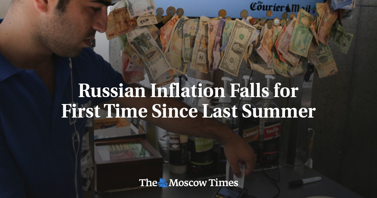 Russian Inflation Falls for First Time Since Last Summer