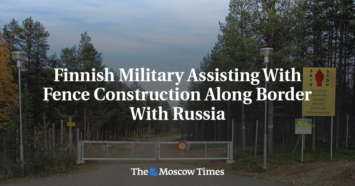 Finnish Military Assisting With Fence Construction Along Border With ...