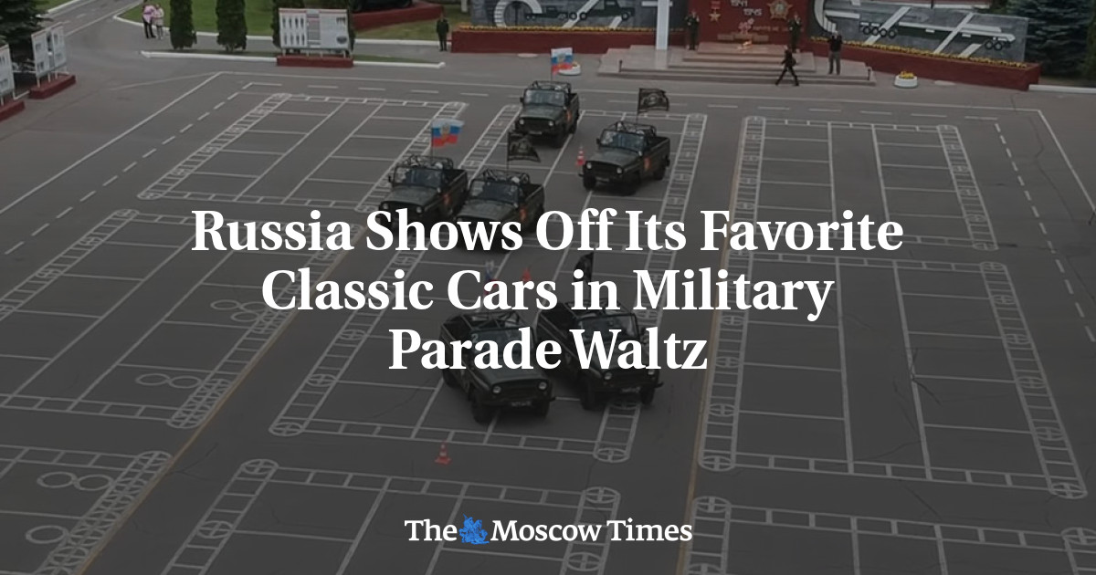 Russia Shows Off Its Favorite Classic Cars in Military Parade Waltz ...