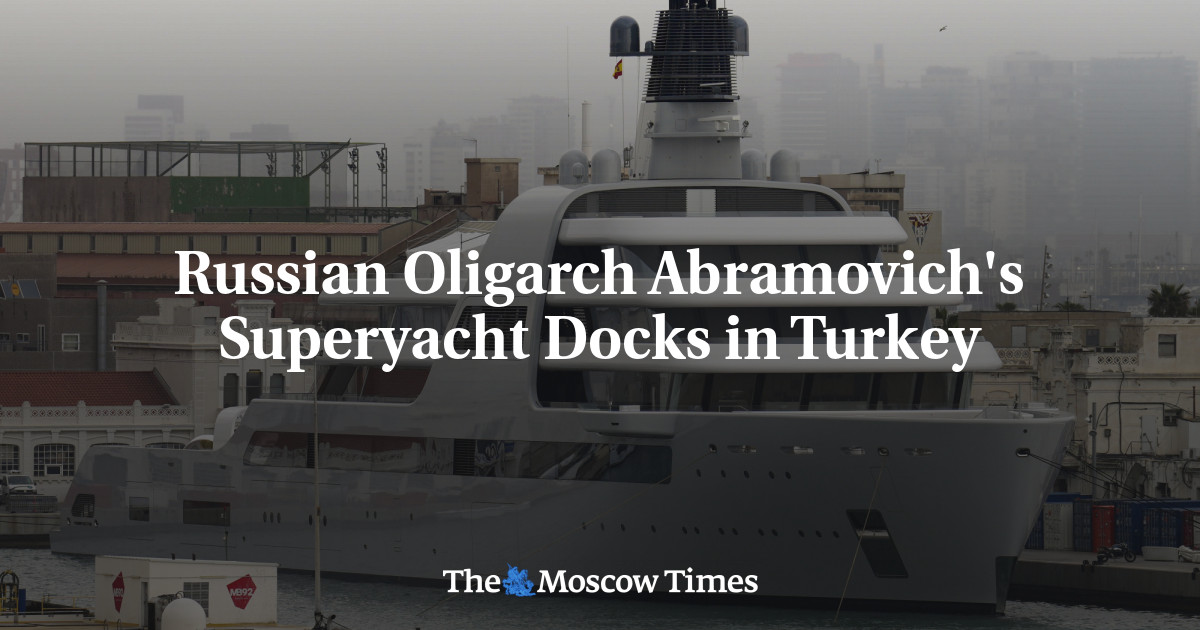 Russian Oligarch Abramovich's Superyacht Docks in Turkey - The Moscow Times
