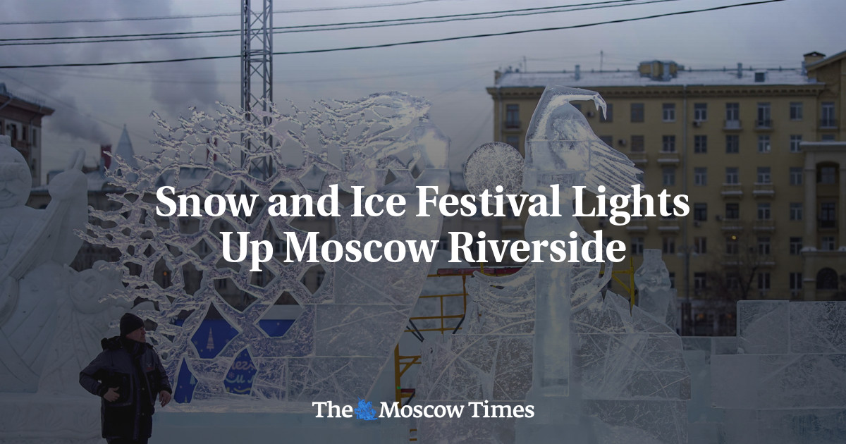 Snow and Ice Festival Lights Up Moscow Riverside - The Moscow Times