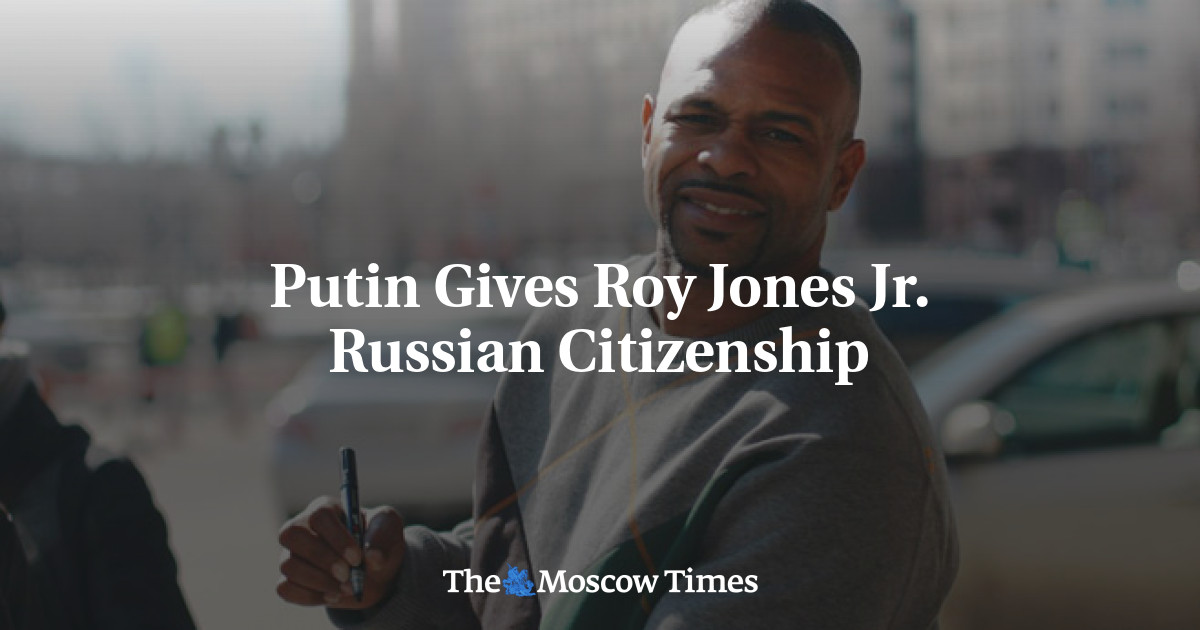 Putin Gives Roy Jones Jr. Russian Citizenship