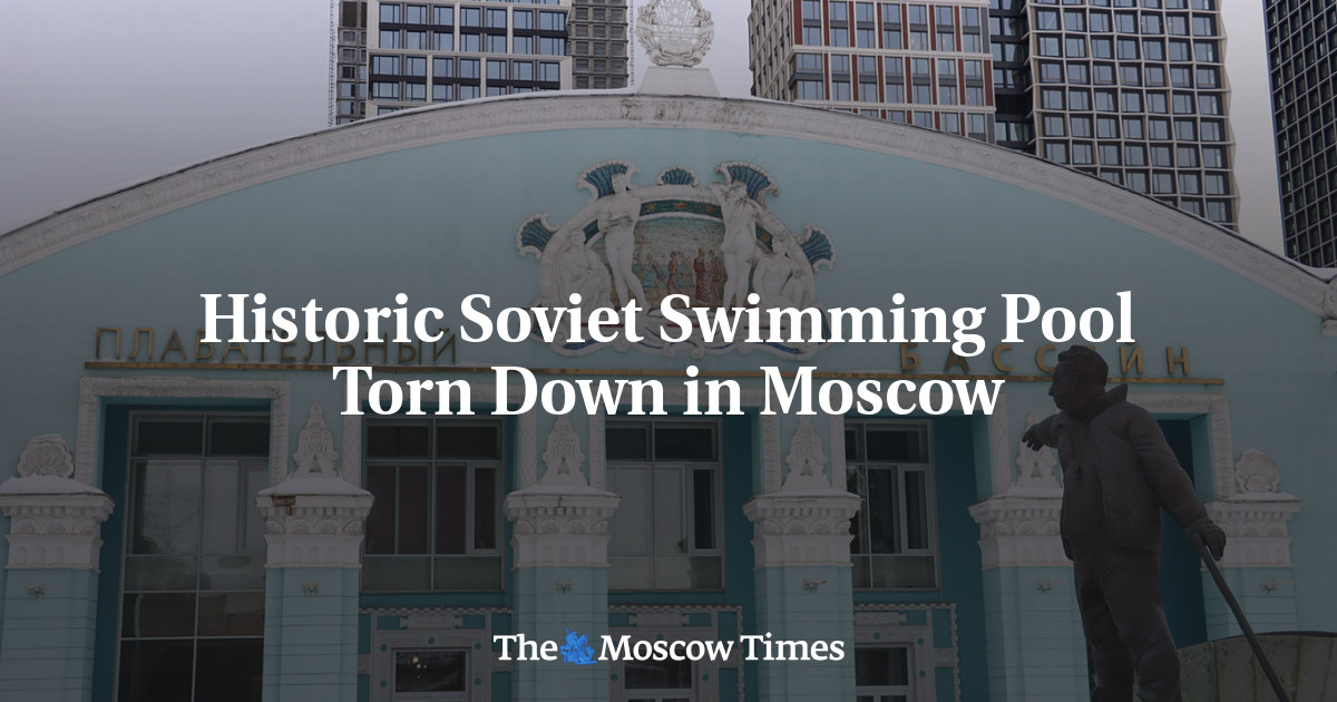 Historic Soviet Swimming Pool Torn Down in Moscow - The Moscow Times
