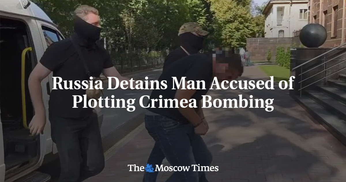 Russia Detains Man Accused of Plotting Crimea Bombing - The Moscow Times