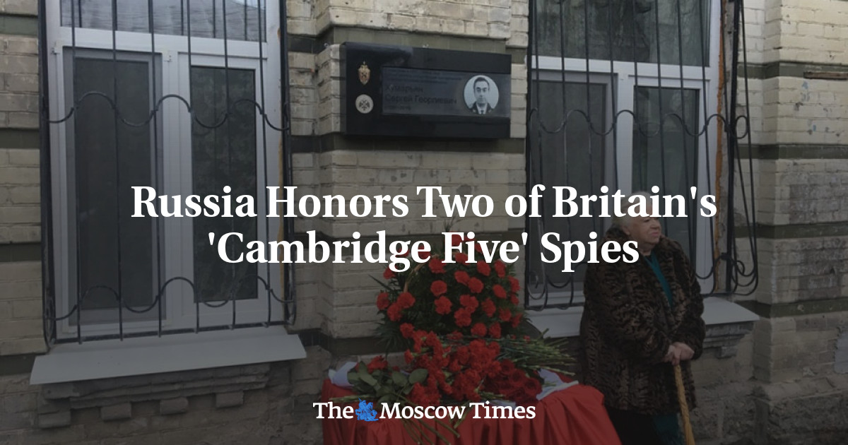 Russia Honors Two of A Britain's Spy Ring - The Moscow Times