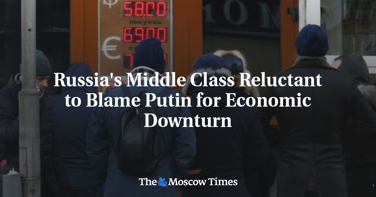 Russia's Middle Class Reluctant to Blame Putin for Economic Downturn
