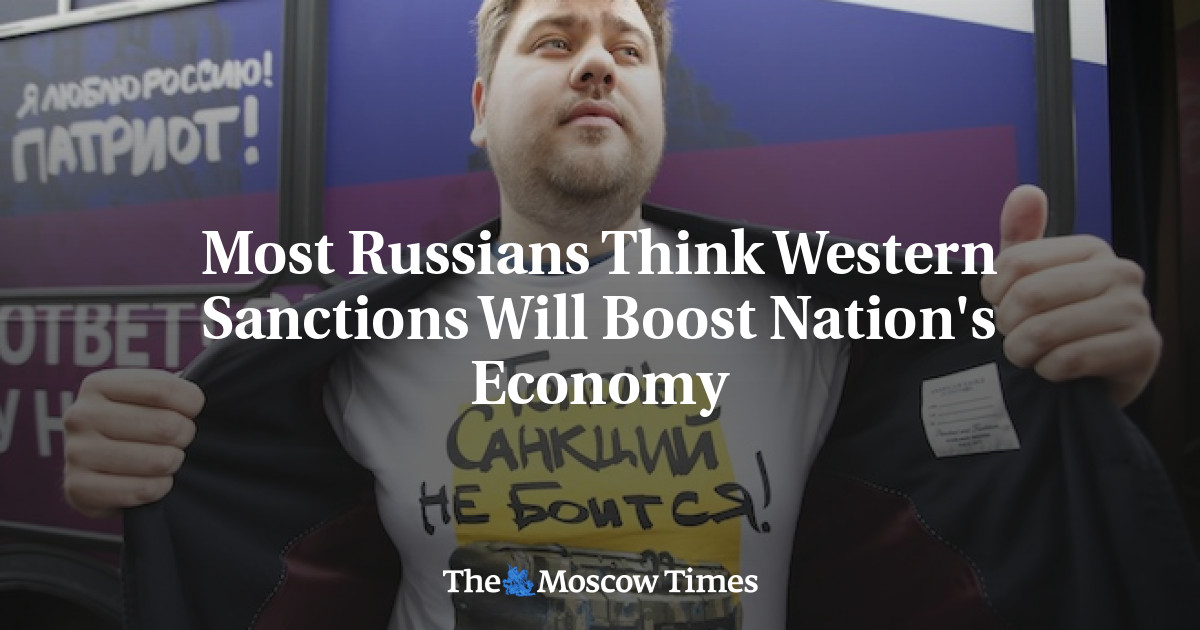Most Russians Think Western Sanctions Will Boost Nation's Economy