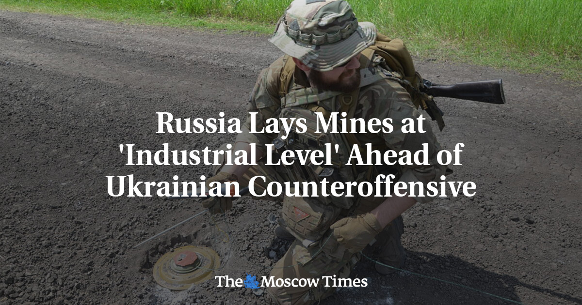 Russia Lays Mines at 'Industrial Level' Ahead of Ukrainian ...