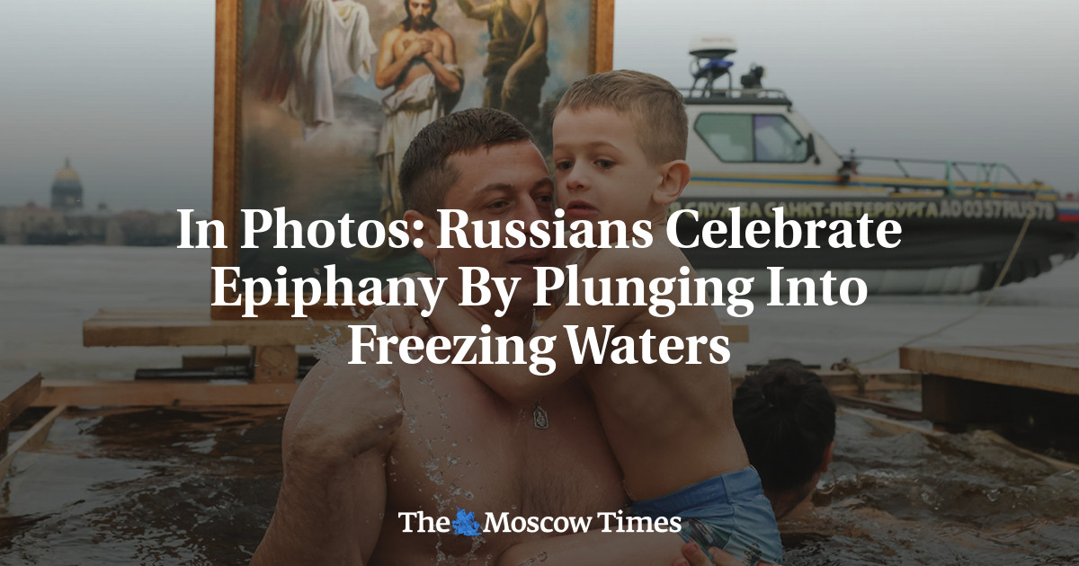 In Photos: Russians Celebrate Epiphany By Plunging Into Freezing Waters ...