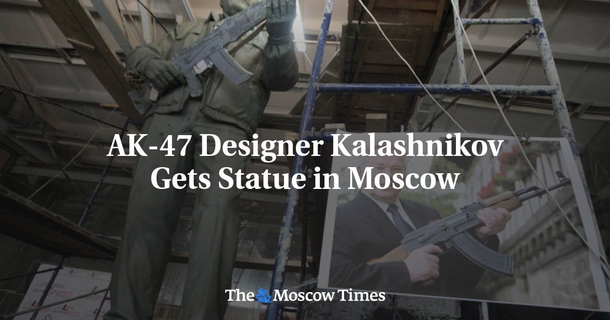 AK-47 Designer Kalashnikov Gets Statue in Moscow