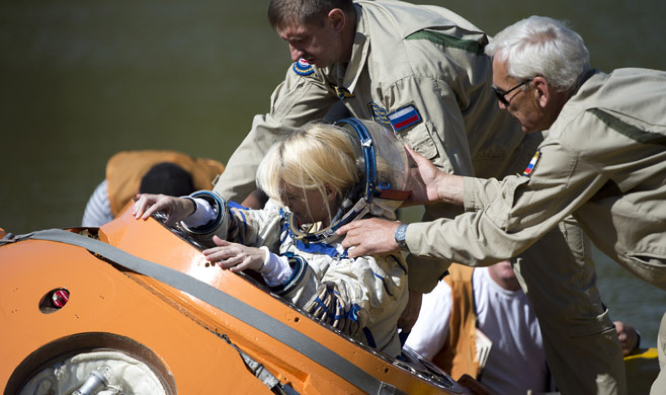 Real-Life 'Gravity' - Cosmonauts Train to Survive Space Crisis