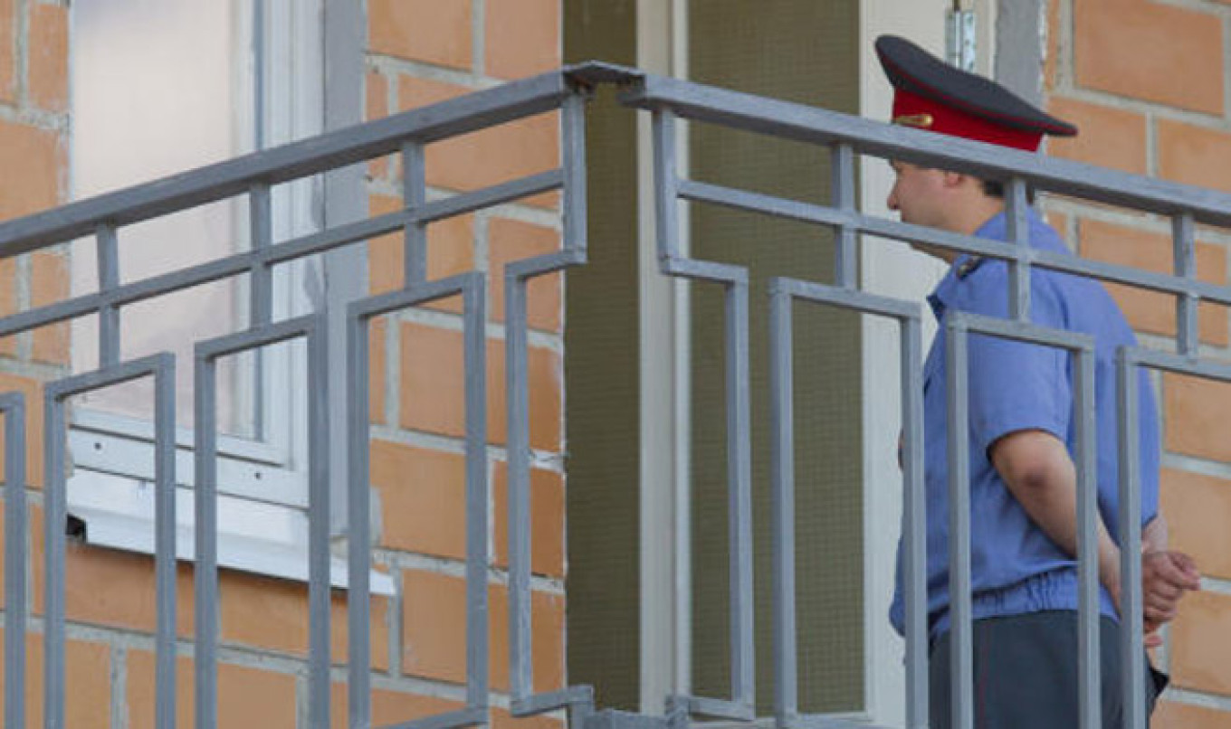 Murder Witness Flees Moscow Police Interrogation by Jumping Out Window