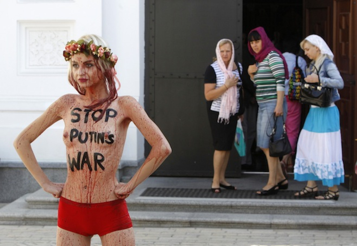 3 Women Fined Over Topless Protest In Moscow Were Not Femen Activists